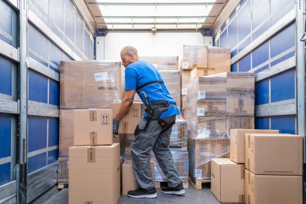 Exoskeletons for the back: Models for everyday working life